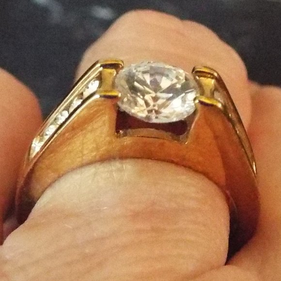 GREAT FASHION FINGER BLING! | Jewelry | Fabulous Fakes Onishi Tension ...